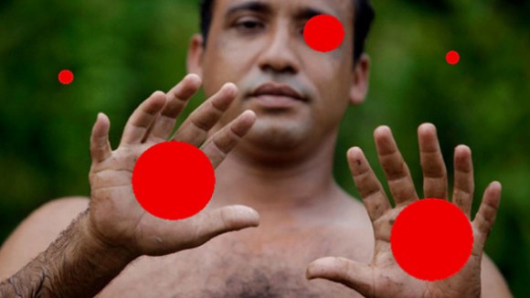 The 5 Red Balls Optical Illusion